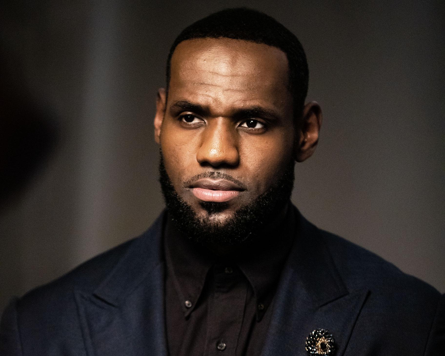 LeBron James Biography: Age, Height, Weight, Wife (Savannah James ...