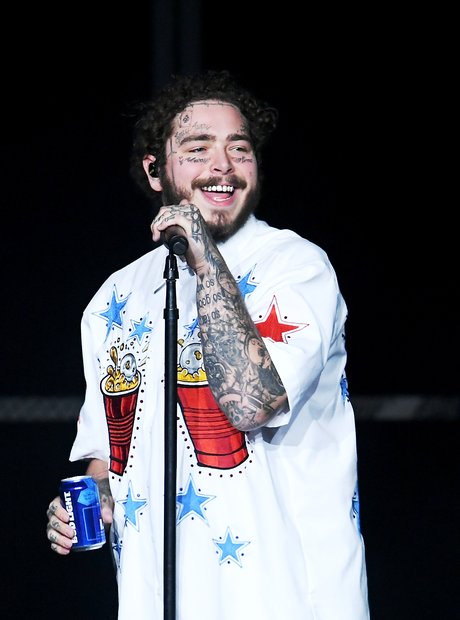 Post Malone Age, Real Name, Girlfriend in 2021, Net Worth & Facts ...