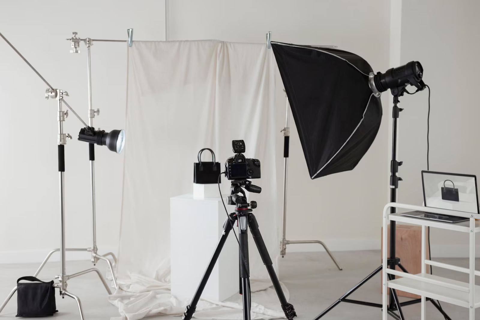 How do you shoot snaps in the studio? - Radar Magazine